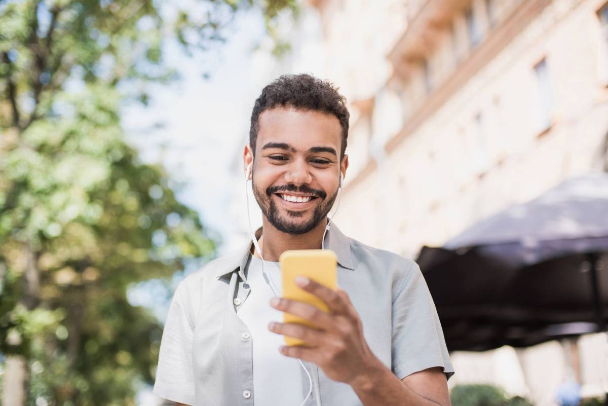 How Technology Can Be Part of a Happy Life